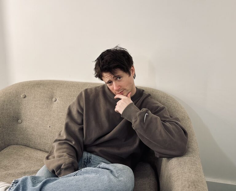 Interviews | Echange avec Alec Benjamin à l'Olympia - Pozzo Live