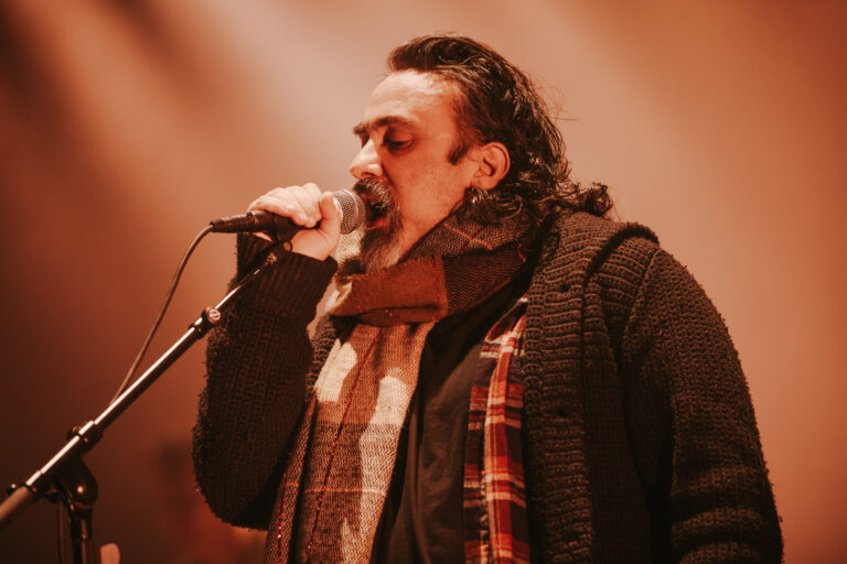 Galeries | SAEZ empli la Halle Tony Garnier de Lyon de ses mots - Pozzo ...