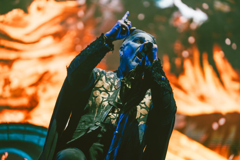 Live reports | POWERWOLF et DRAGONFORCE sous les arches de la Halle ...